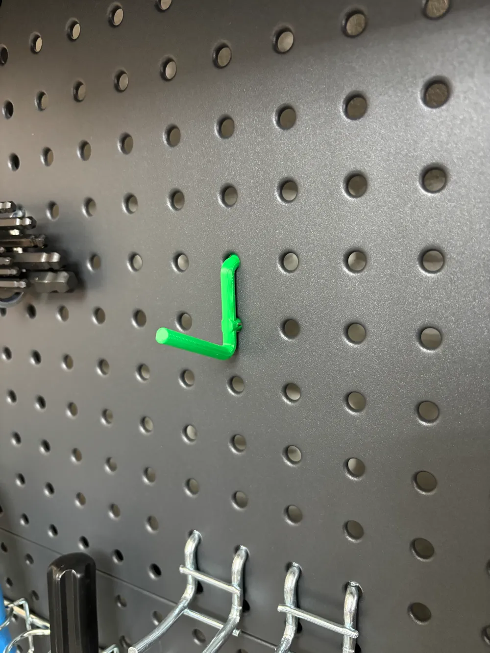 Locking Peg Board Peg by user_2918122098 - MakerWorld