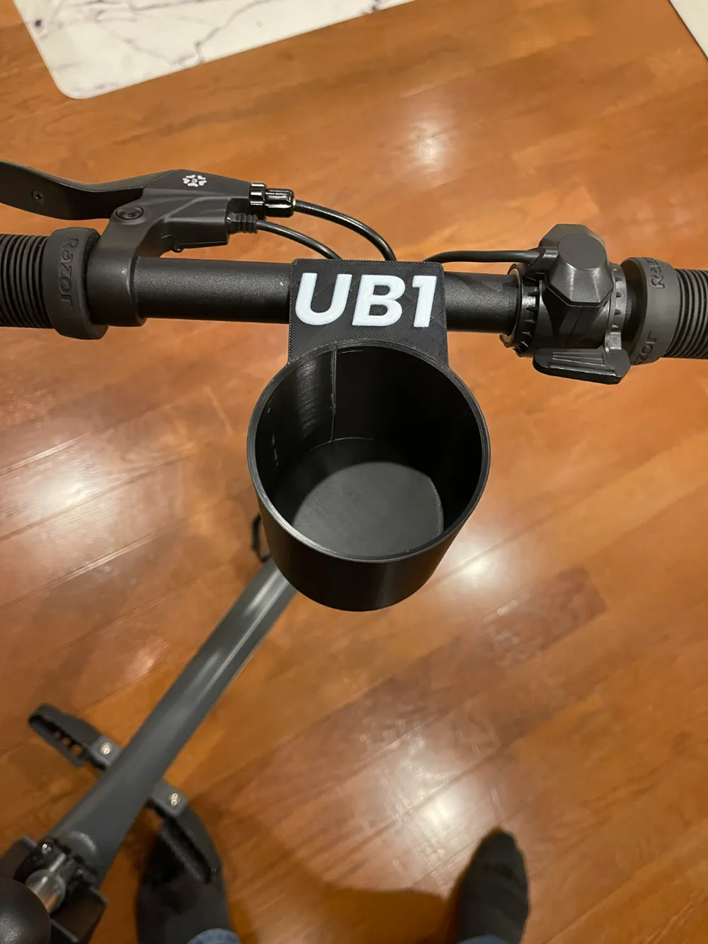 Razor UB1 Cup Holder by Jchavis8063 - MakerWorld