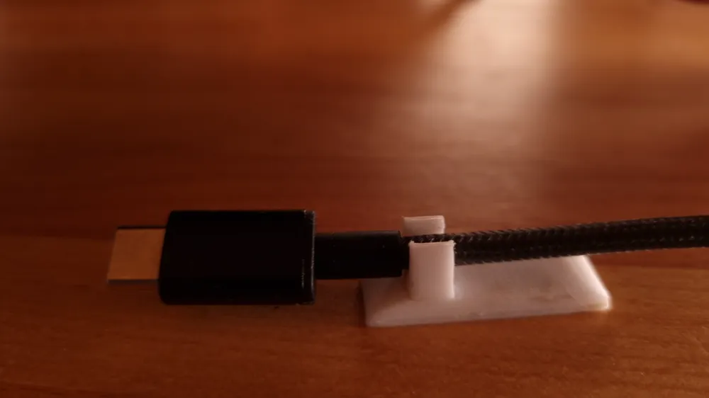 single adhereable cable management clip by Keplar - MakerWorld
