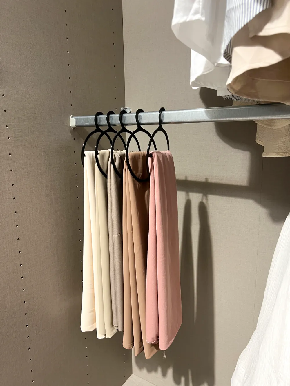 scarf ring, Hijab hanger hook, Cloth holder by sinidus - MakerWorld