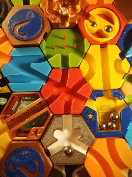 Hextraction H tile by Zdrapek - MakerWorld