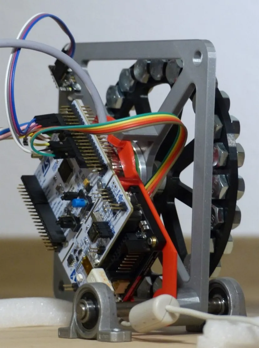 self-balancing frame using reaction wheel by Julian - MakerWorld