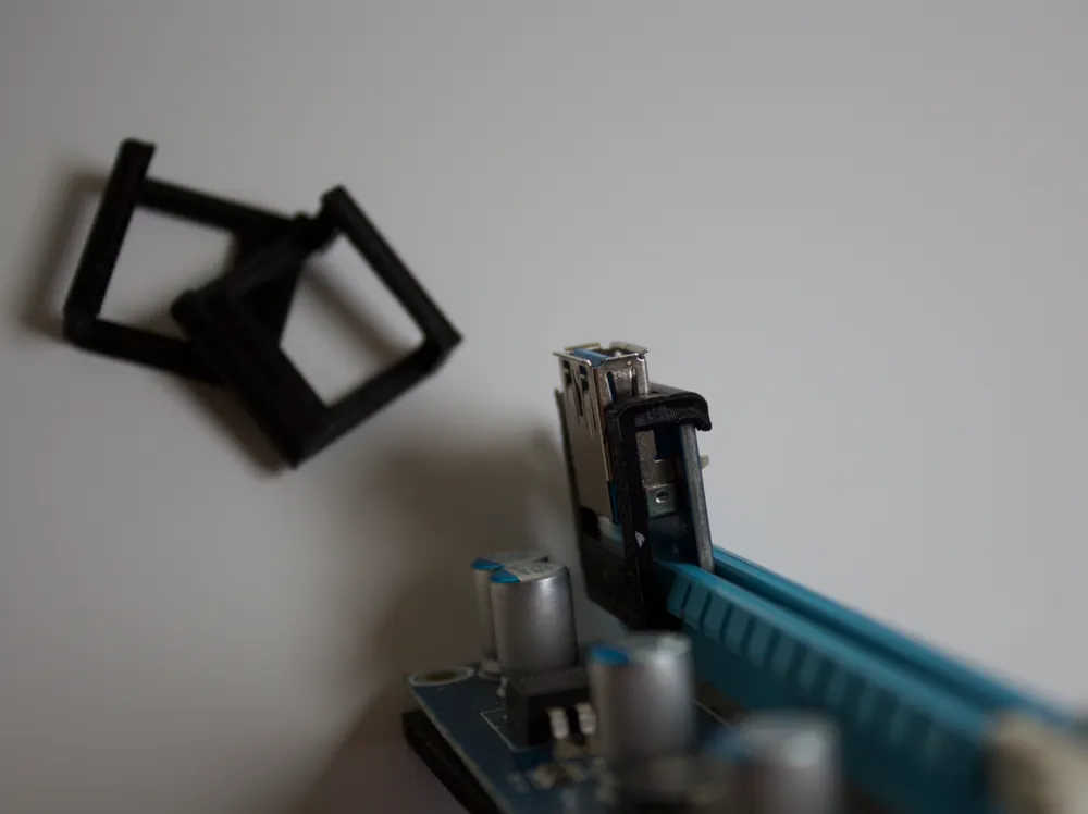IMPROVED STRONGER PCIE RISER CLIP LOCKS by Davis - MakerWorld