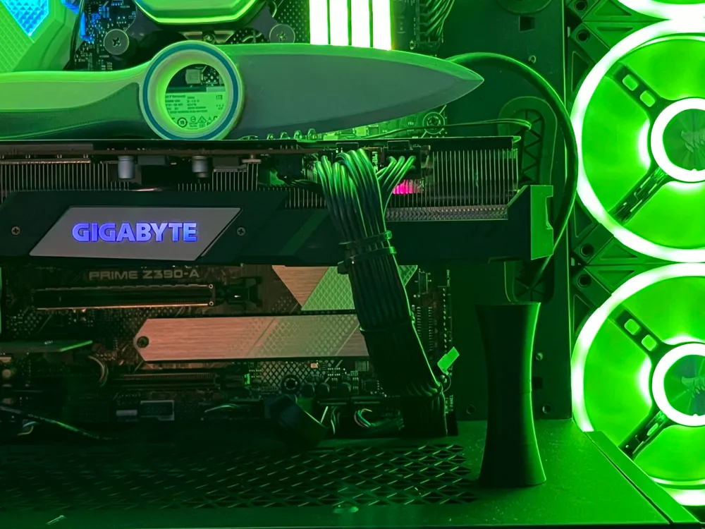 Adjustable GPU Riser (No visible threads) by Fishy - MakerWorld