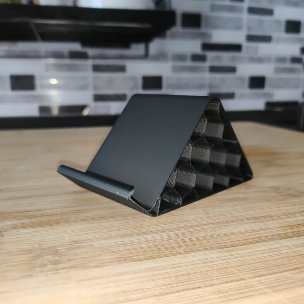 Simple Phone Holder by Nazca3D - MakerWorld