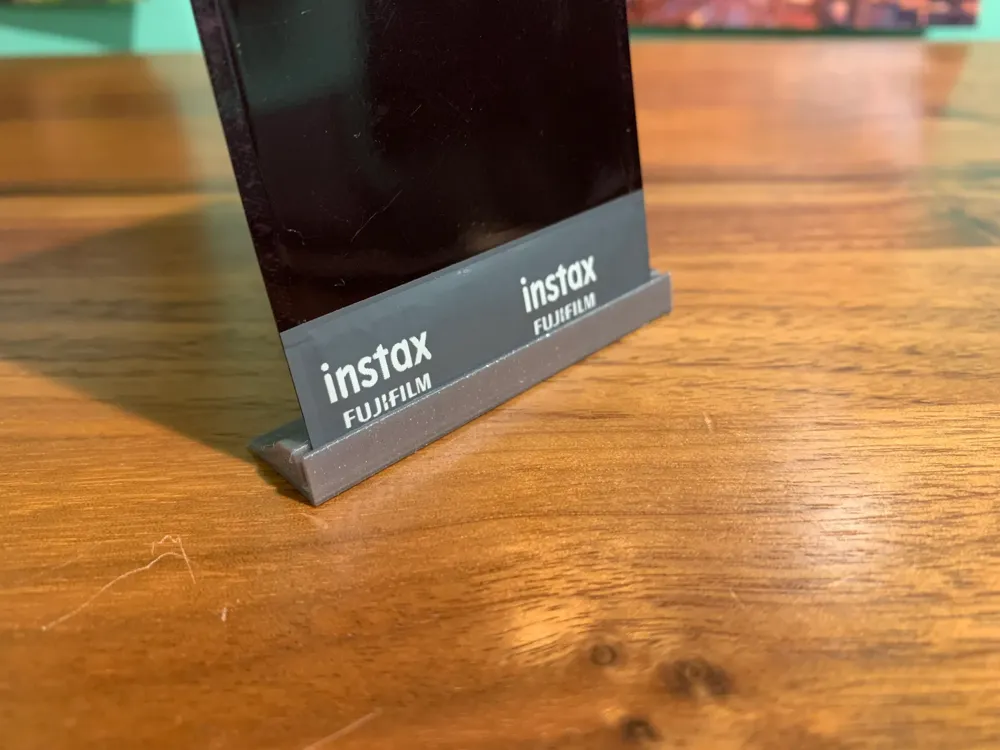 Polaroid Instant Photo Stand by bardi - MakerWorld