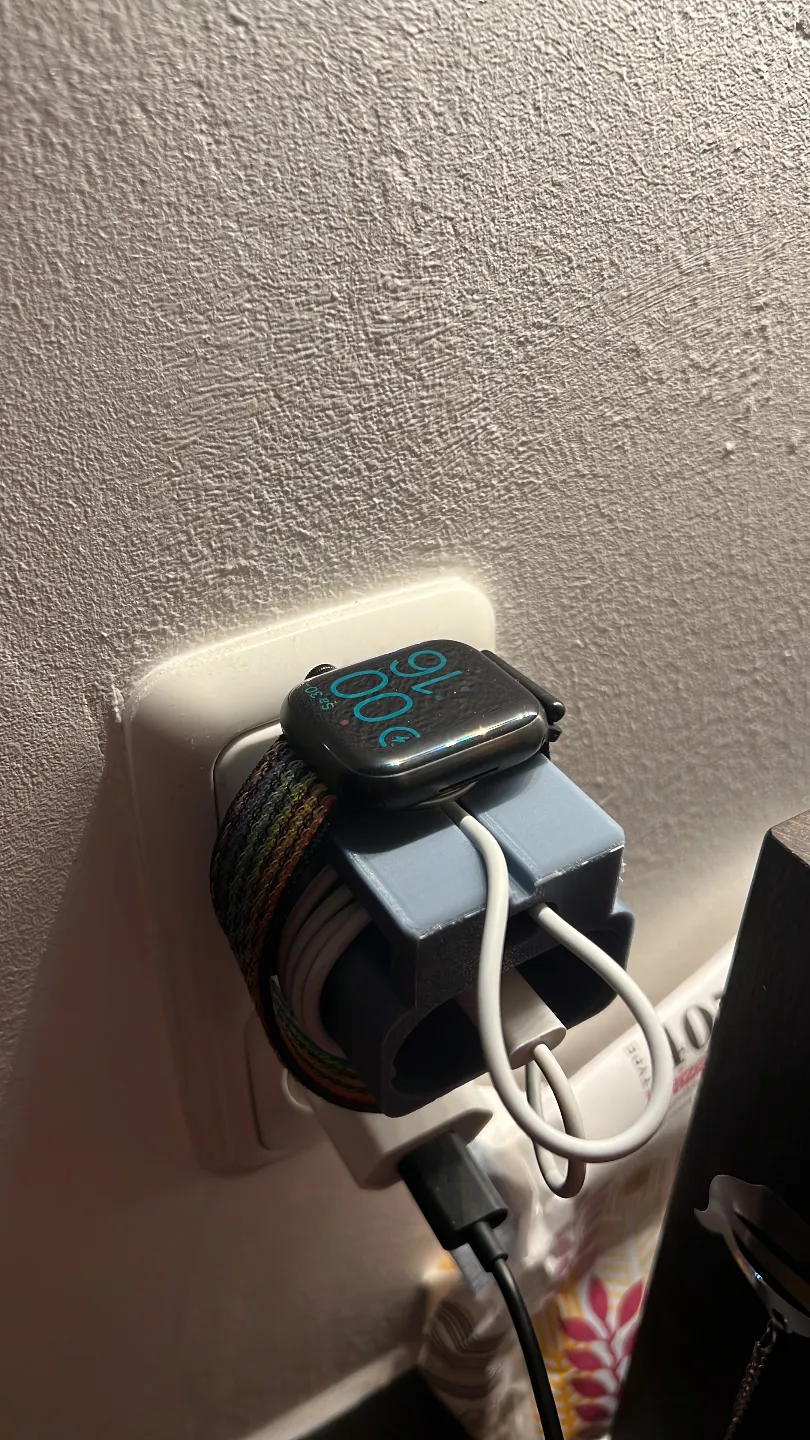 Apple Watch Wall Plug Mount by user_4036201903 - MakerWorld