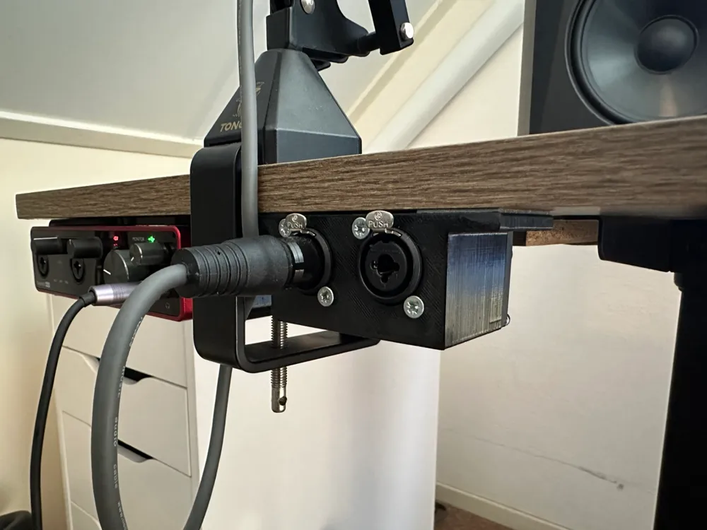 Neutrik dual xlr mount by Slof - MakerWorld