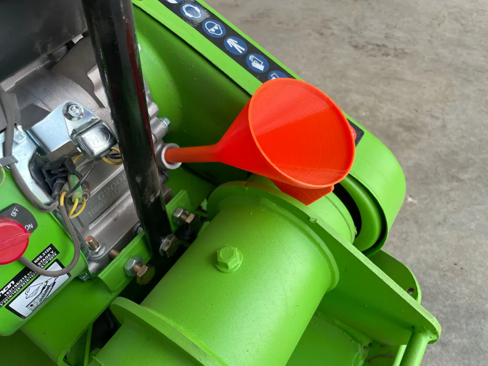 Angled funnel for garden technics by HynXXXX - MakerWorld