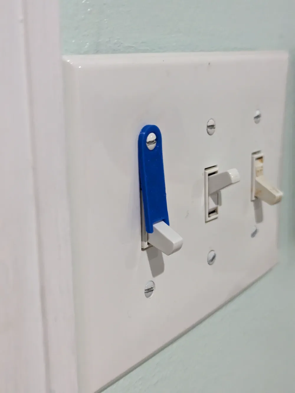 Light Switch Lock Guard by Cincinnati Squirrel - MakerWorld