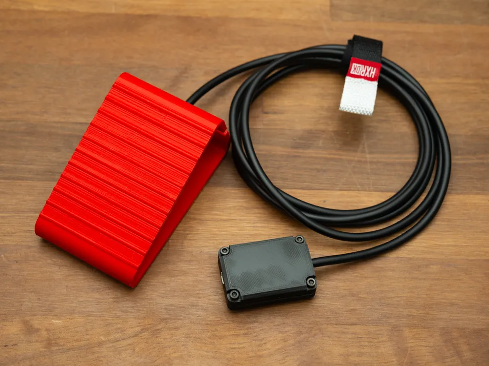 Small Raspberry Pi Pico case with cable retainer by flummer - MakerWorld