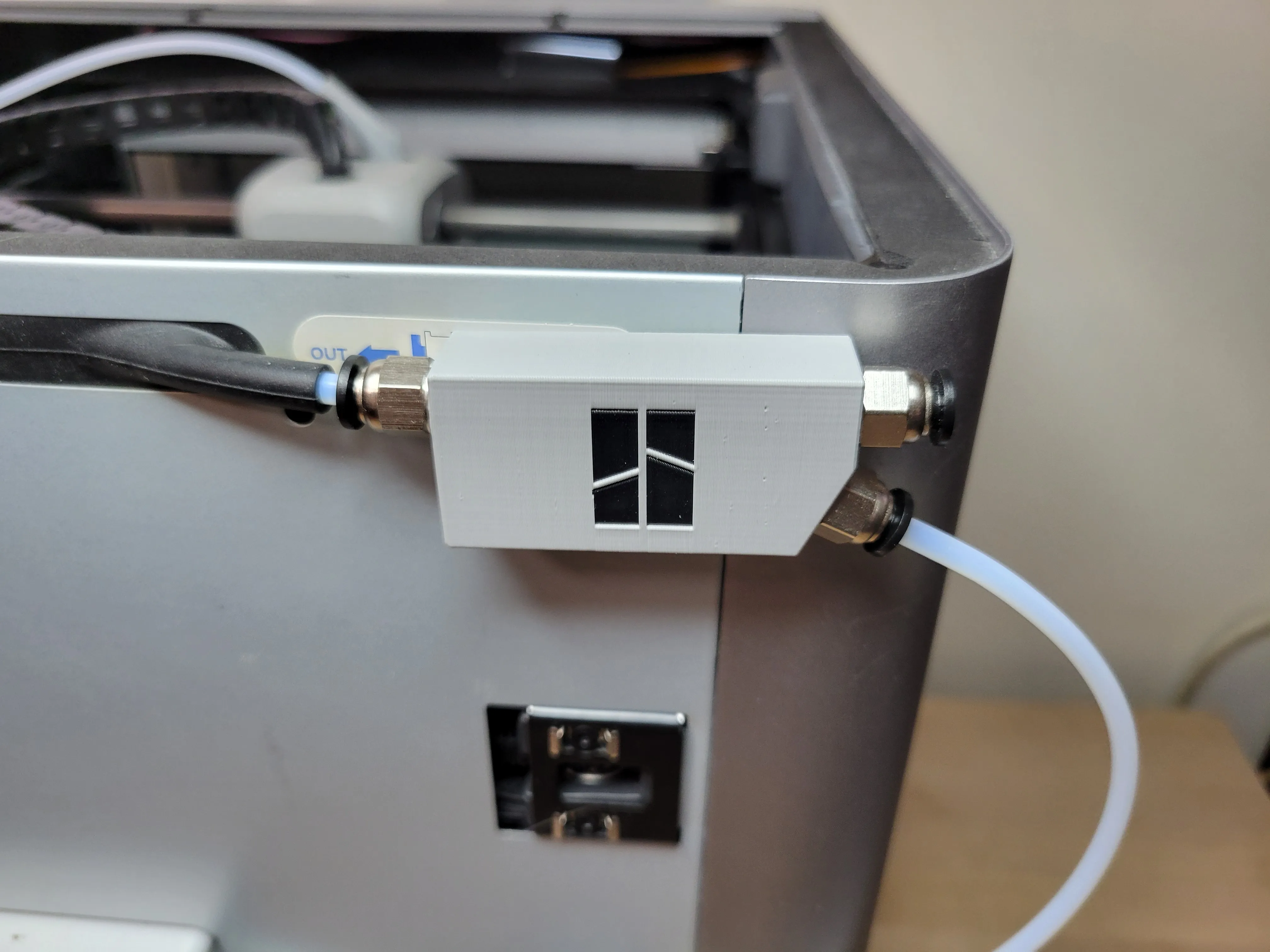 Boxy Y-Splitter v2 by MrDB42 MakerWorld: Download Free 3D Models