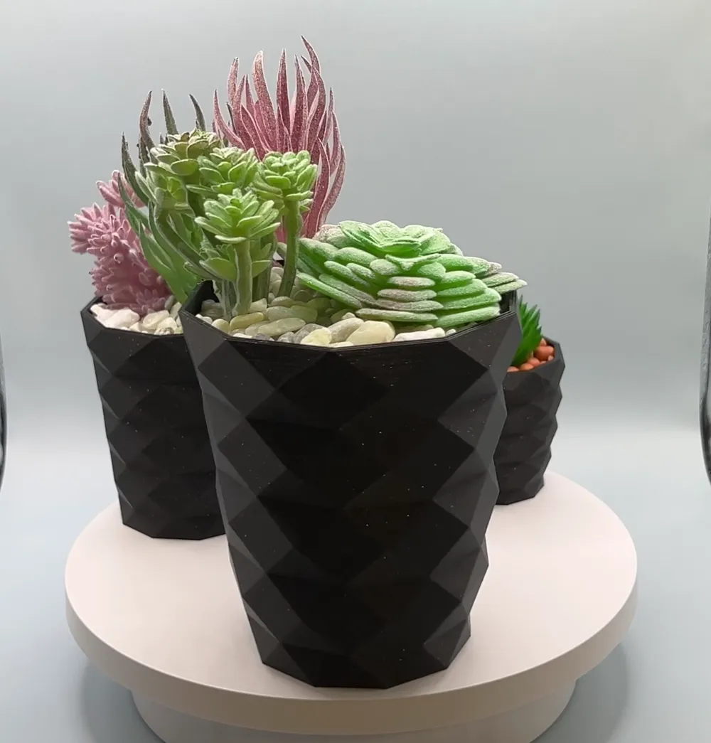 Low Poly/Modern Succulent Plant Holder/Flower Pot by Seymour3D - MakerWorld