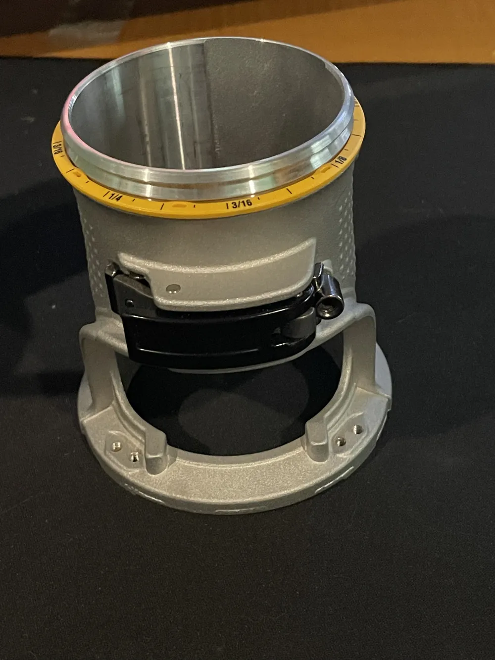 Dewalt 611 router base plate replacement by stephank - MakerWorld