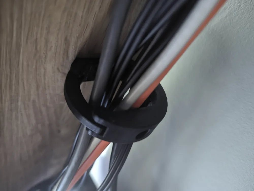 Under Desk Cable Clip Organiser by r4nd0m42 - MakerWorld