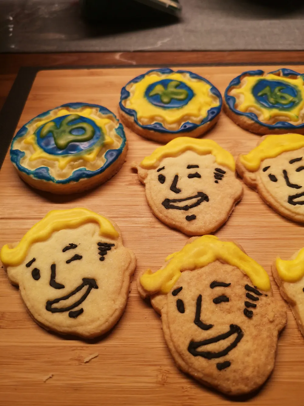 Fallout Cookie Cutter - Vault Boy and Vault Door by Jack the Printer ...