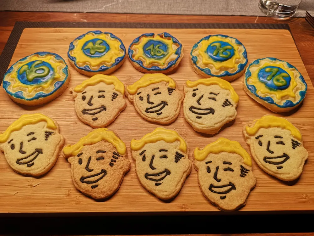 Fallout Cookie Cutter - Vault Boy and Vault Door by Jack the Printer ...