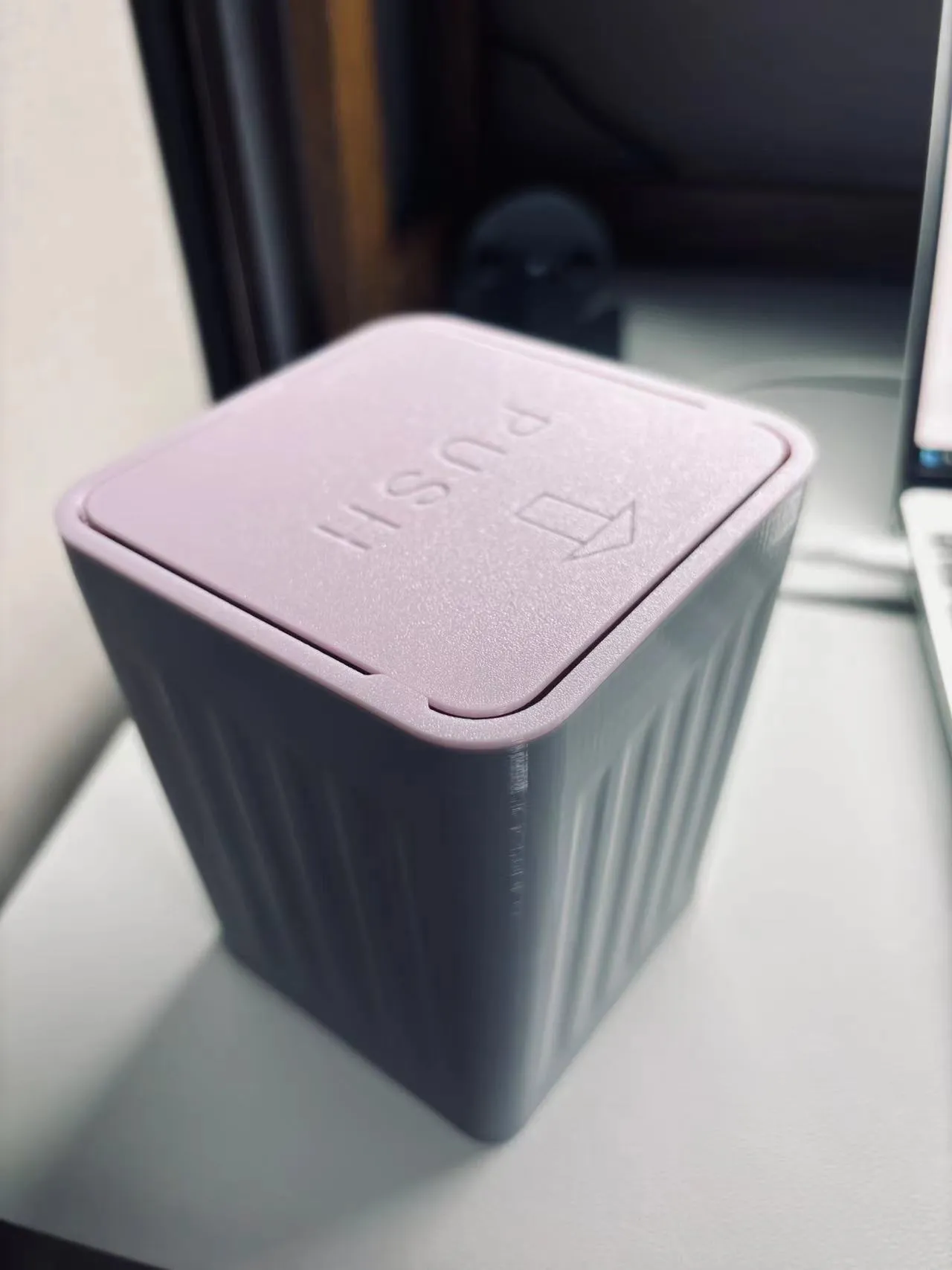 Tabletop trash can with lid&Pen Holder桌面翻盖垃圾桶/笔筒 by Mulymuch MakerWorld ...