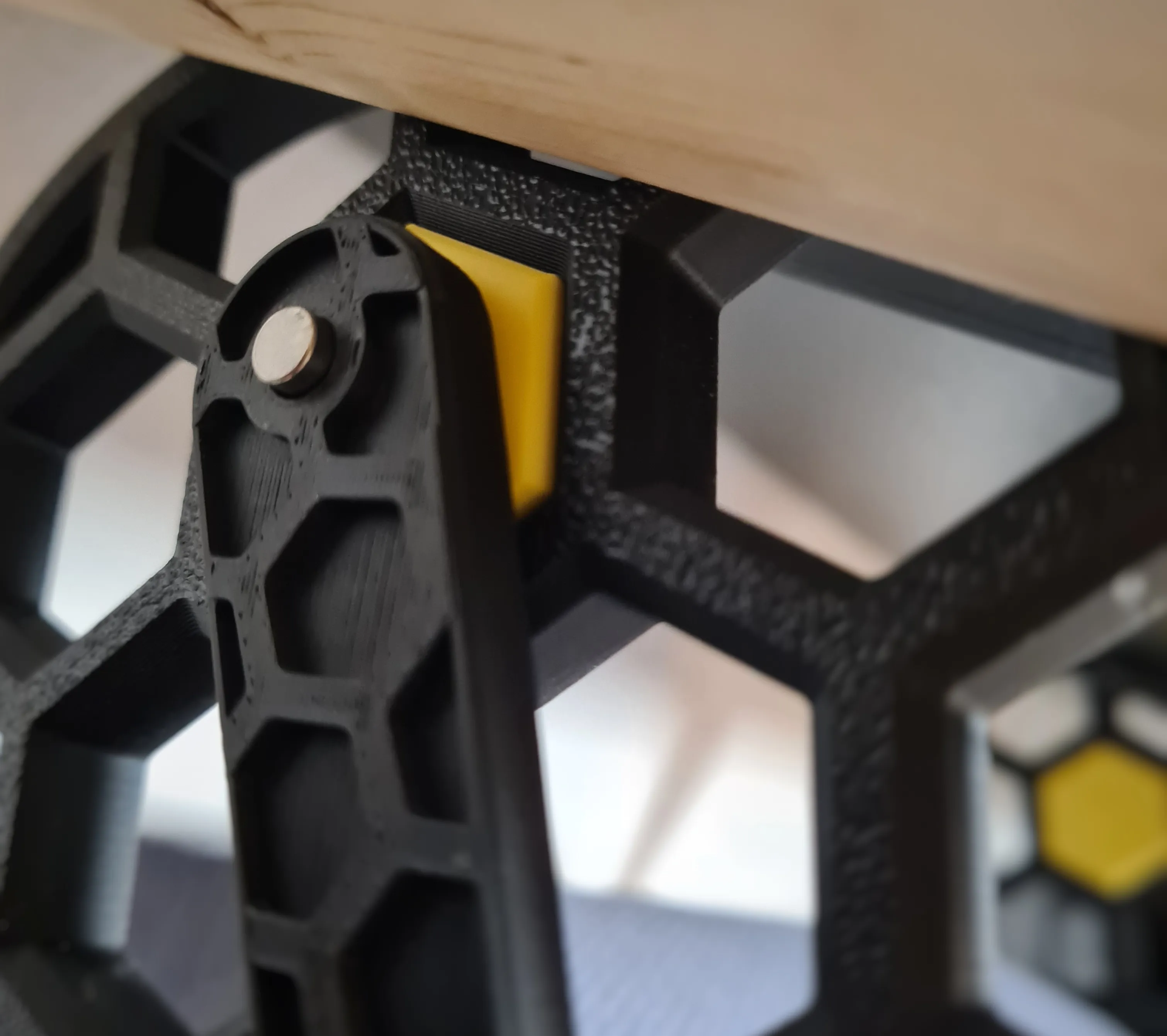Paper Roll Holder (Papierrollenhalter) - Free 3D Print Model - MakerWorld