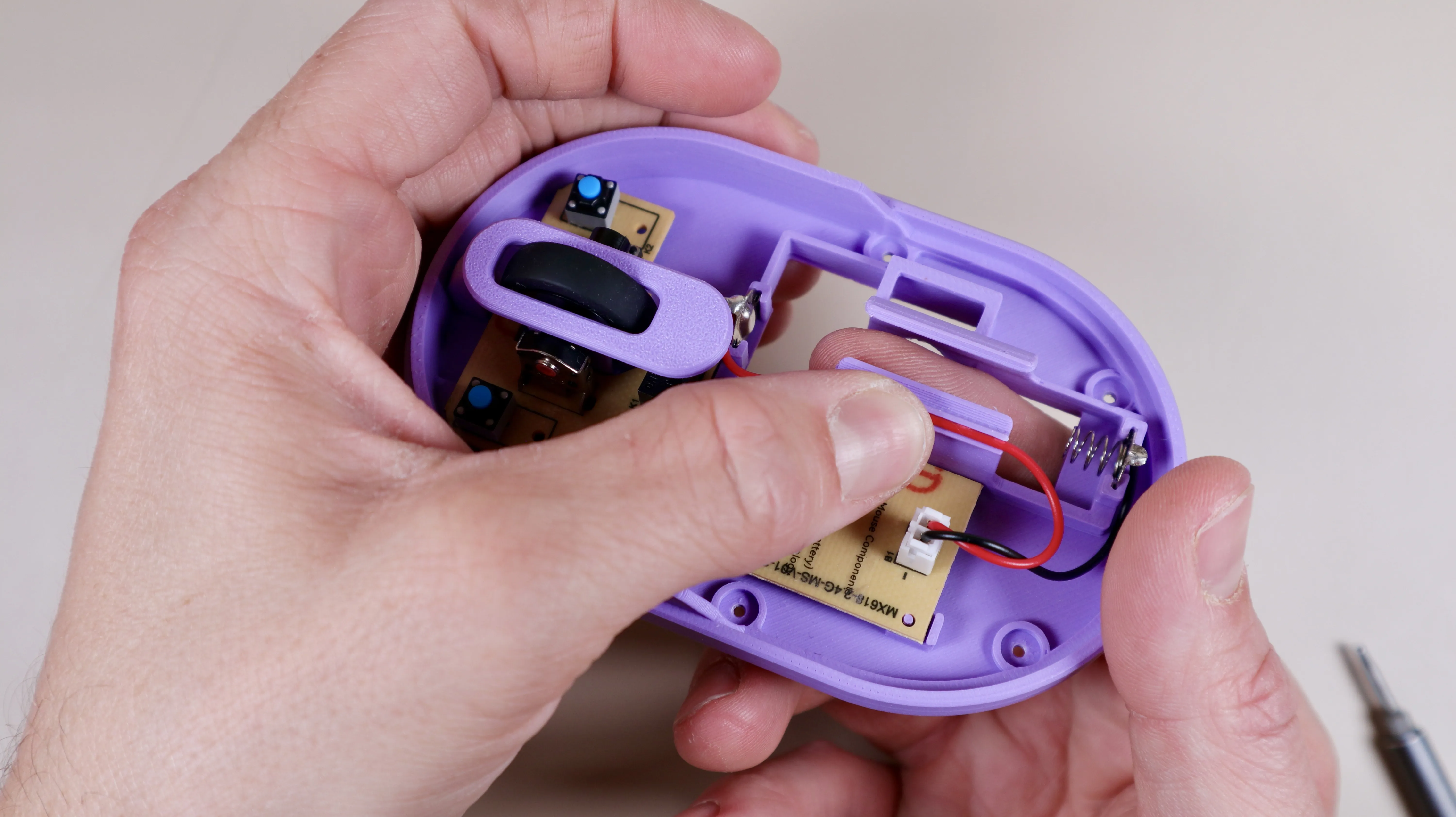 Wireless Color Customizable Mouse - Free 3D Print Model - MakerWorld