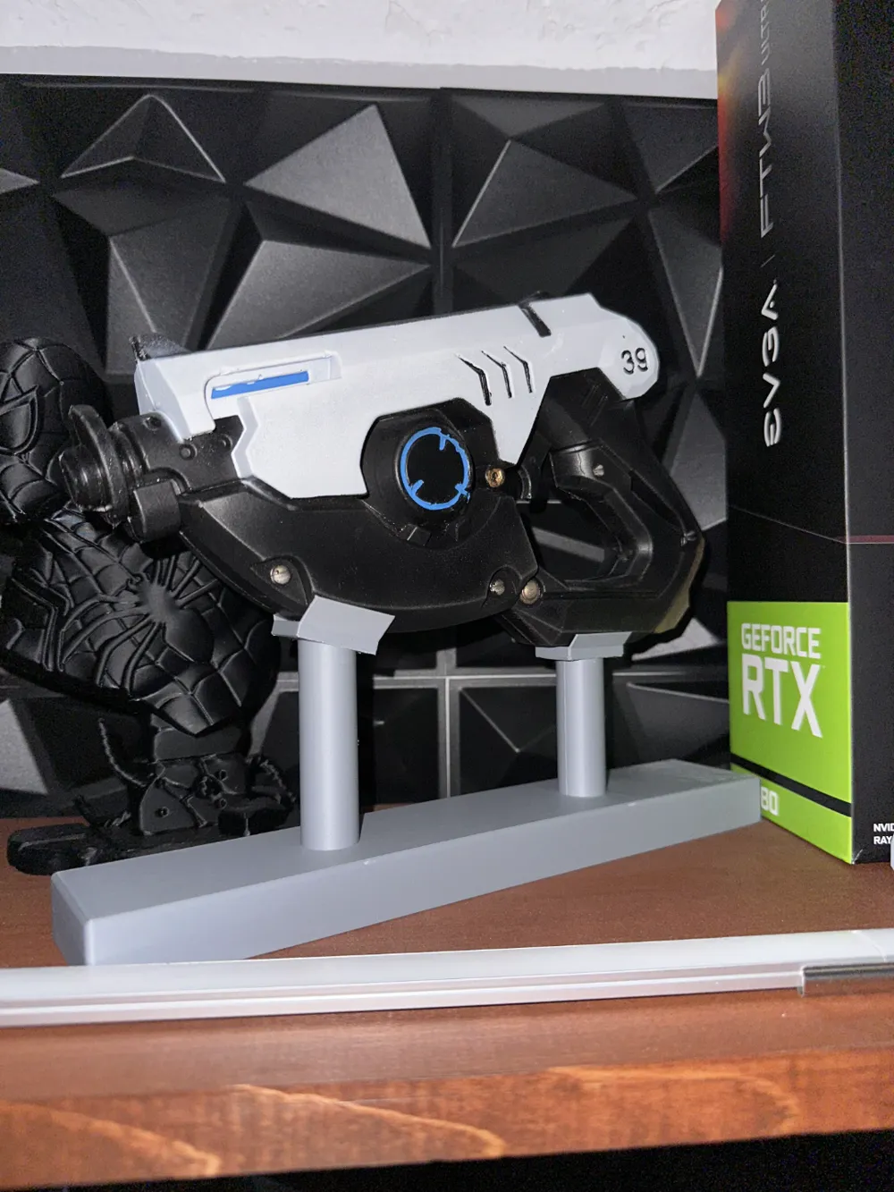 TRACER WEAPON STAND by jacobmok0049 - MakerWorld