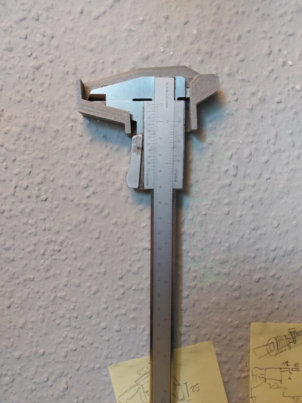 Caliper holder by Guapo461 - MakerWorld
