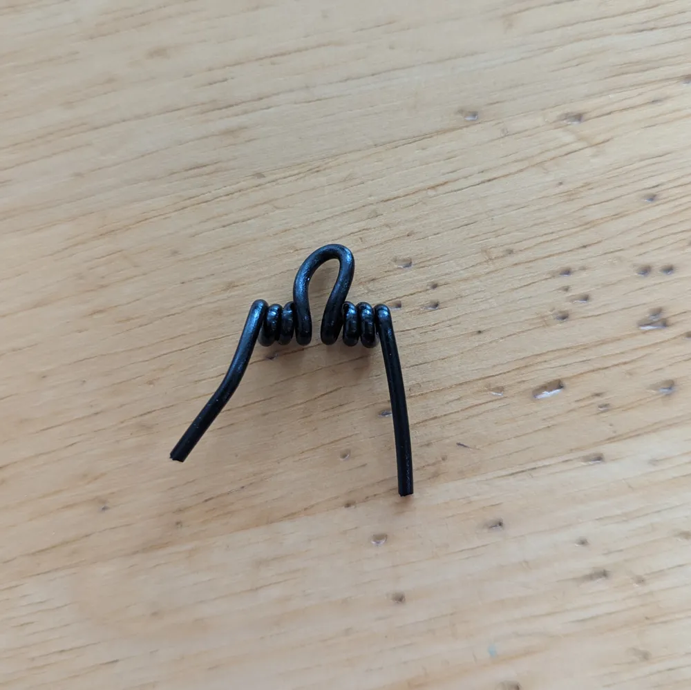 Bee Saver (Queen Clip) by Ian Foulds MakerWorld: Download Free 3D Models