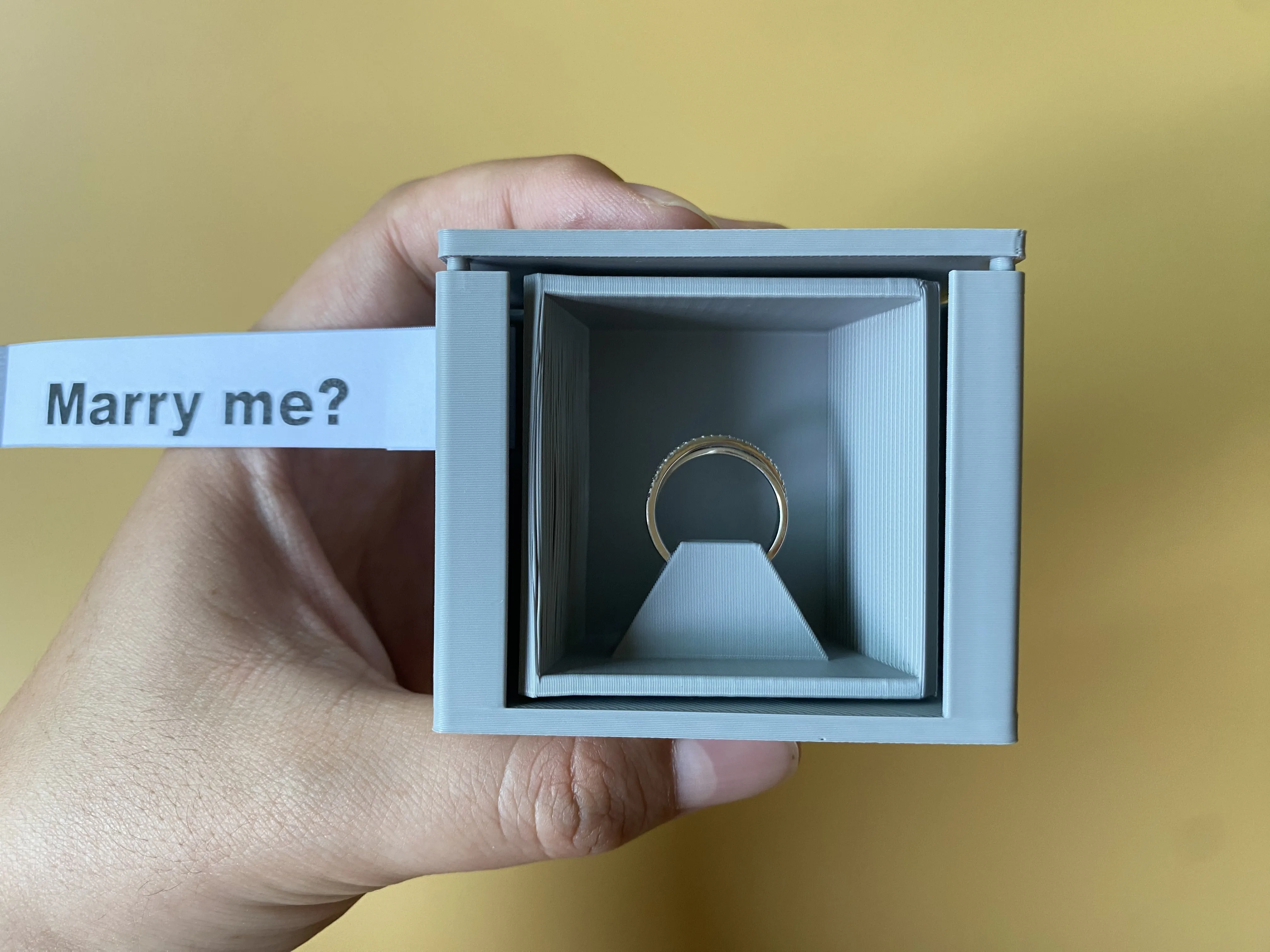 Rotatable Ring Box by HaHa MakerWorld: Download Free 3D Models