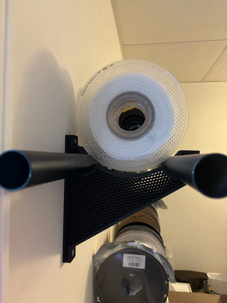 Filament shelf bracket by kkuepper - MakerWorld