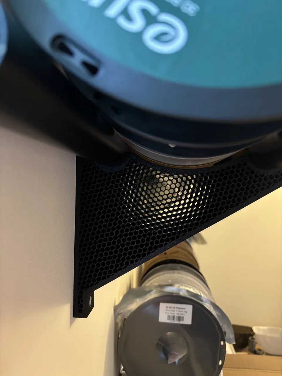 Filament shelf bracket by kkuepper - MakerWorld