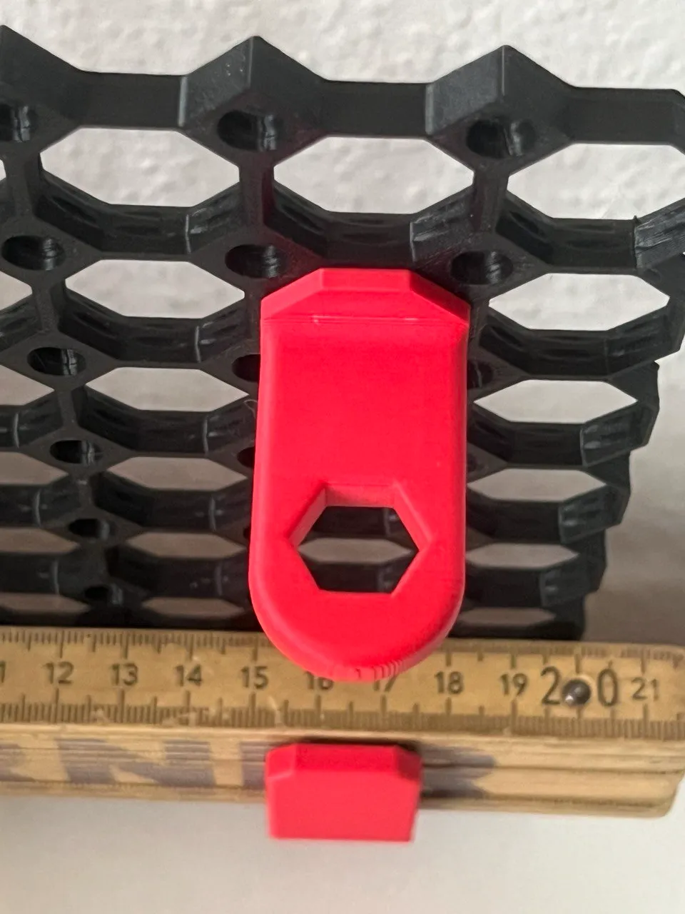 Multiboard Screwdriver mount 12 mm opening Hex 1x1 by Piet - MakerWorld