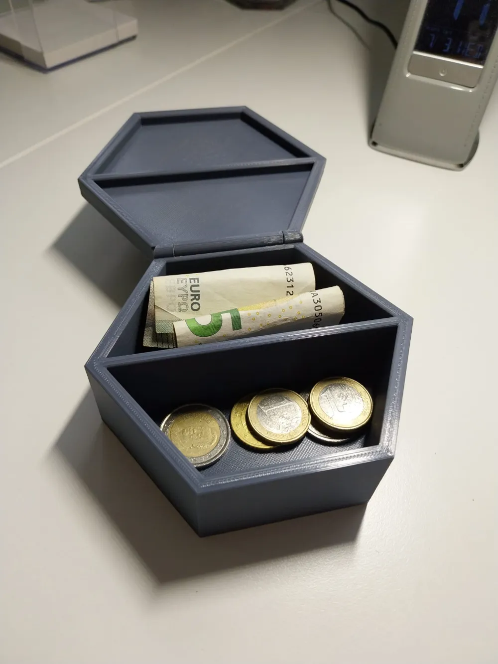 money Box hexagon by Jonas 3d printfiles - MakerWorld