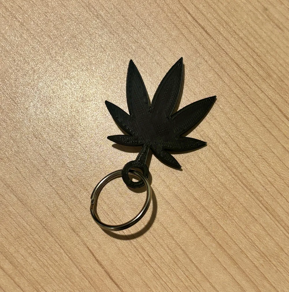 Simple Pot Leaf Keychain by DuckyPrinted - MakerWorld
