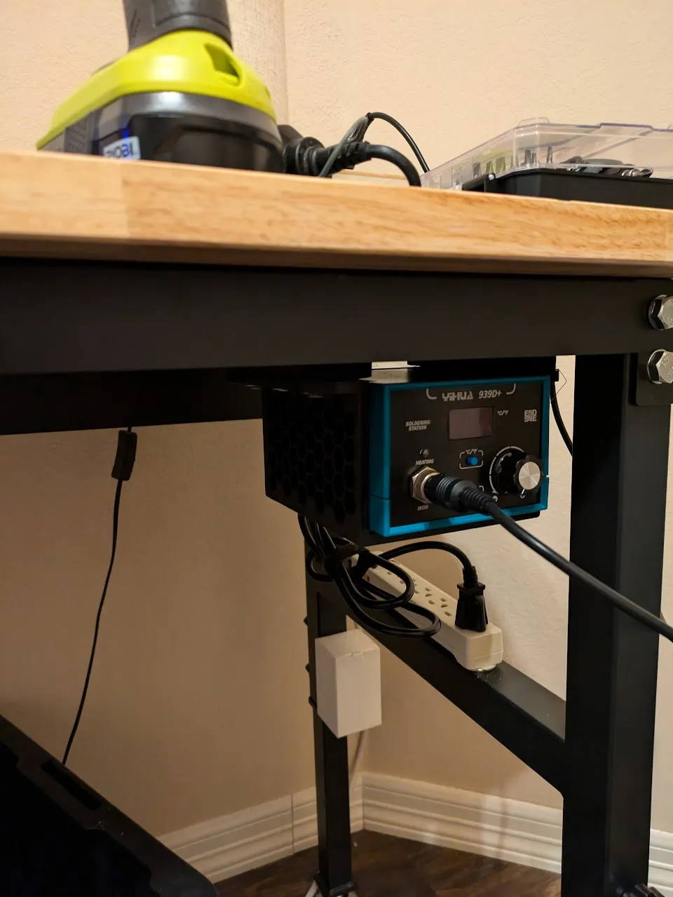 YIHUA 939D+ Digital Soldering Station bench mount by Ross MakerWorld ...