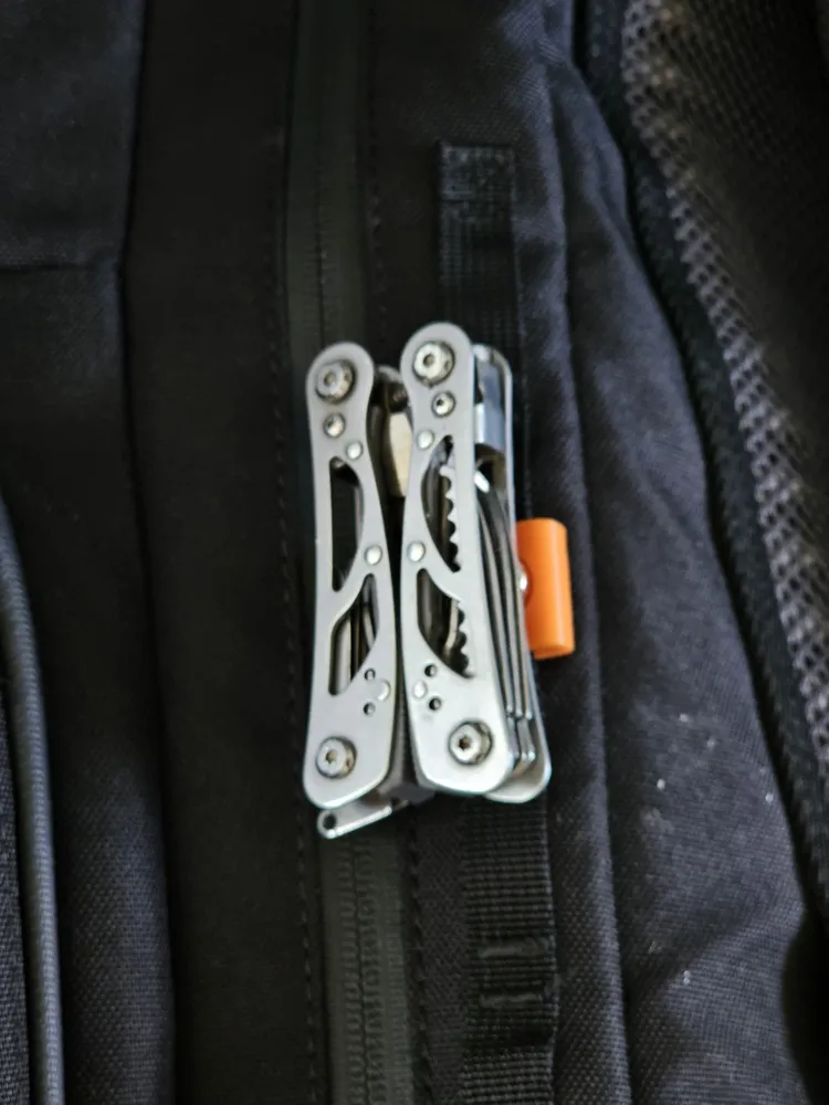 Universal Magnetic Backpack Clip by Magmabow - MakerWorld