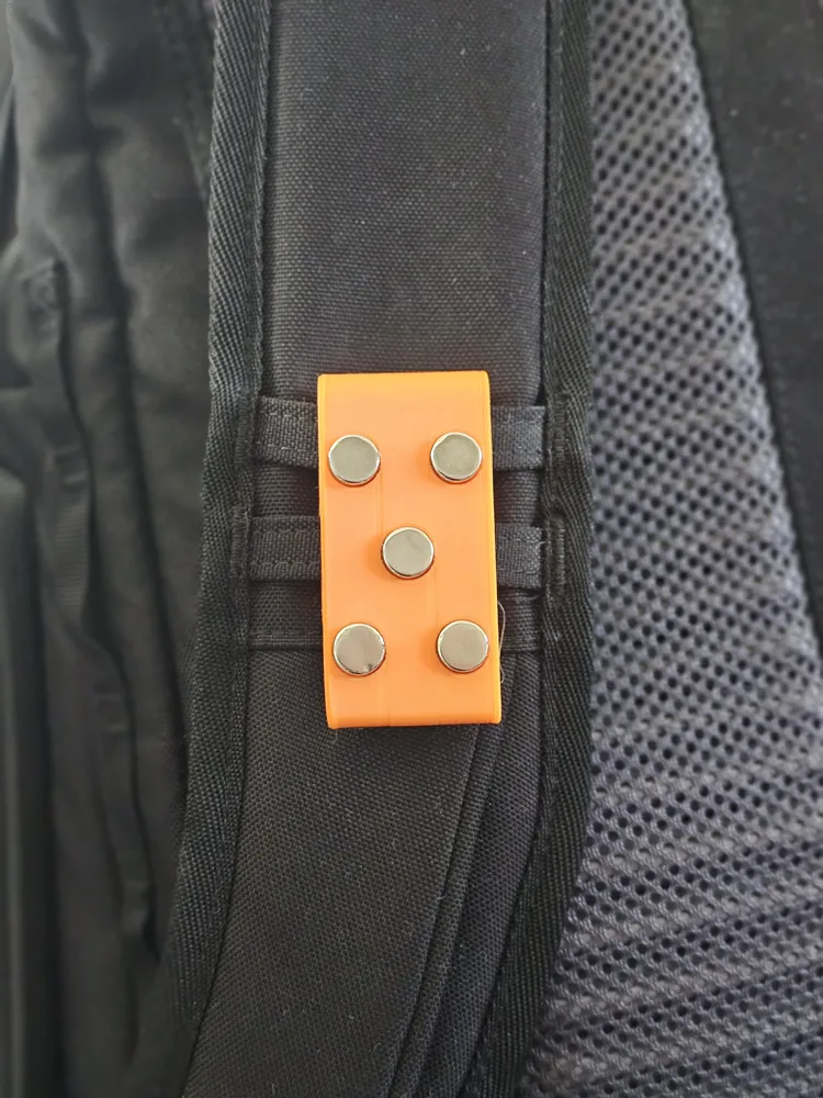 Universal Magnetic Backpack Clip by Magmabow MakerWorld: Download Free ...