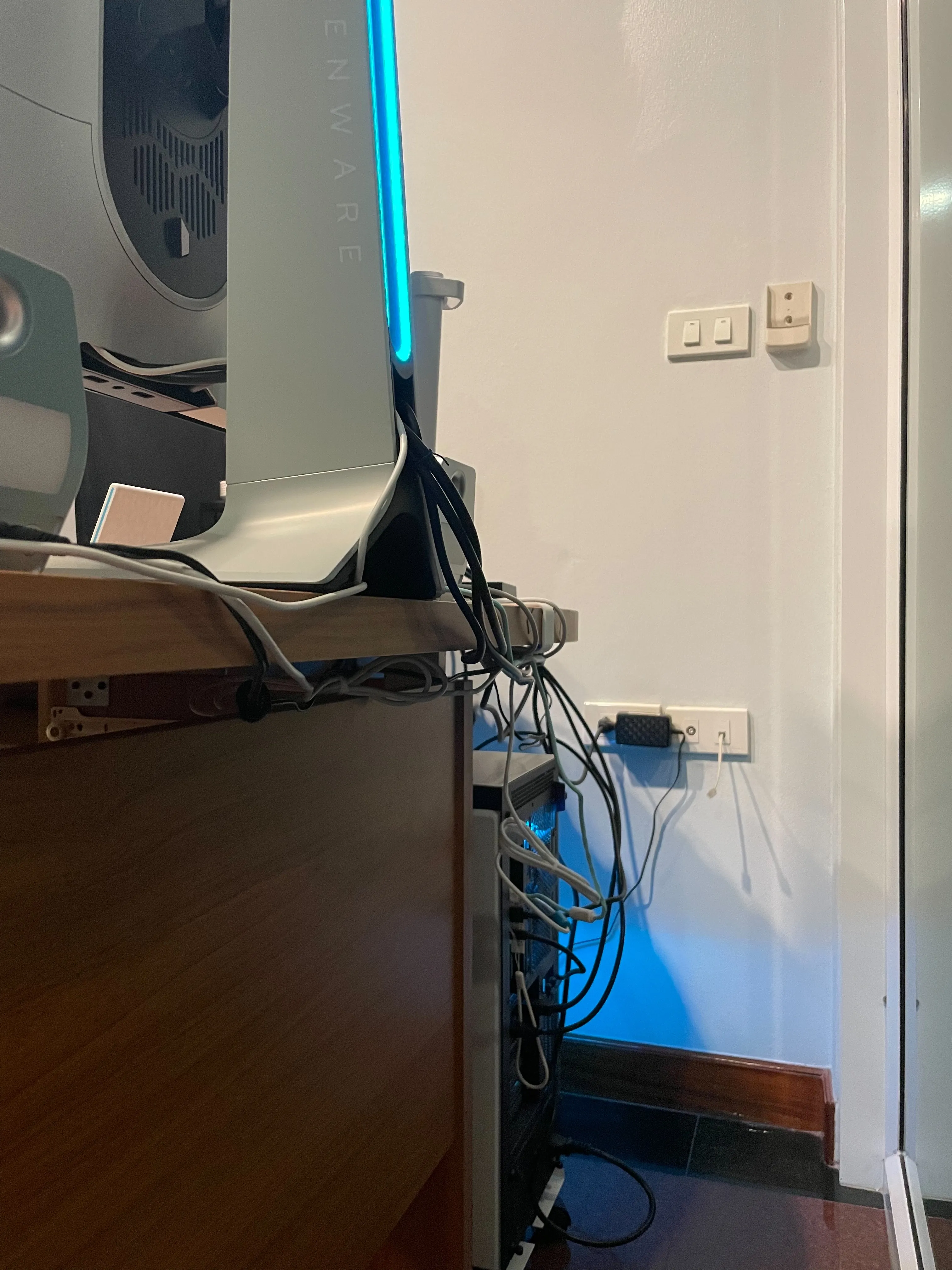 Desk cable clip (grip strength improve updated) by DMIC Solution ...