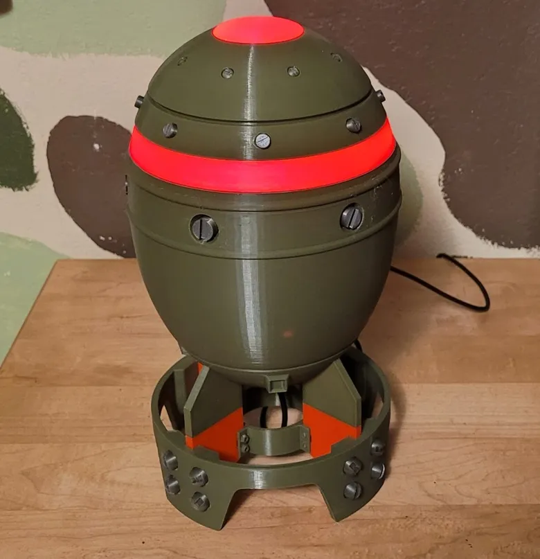Mini Nuke 1:1 Scale Replica, Pot, Stash, & Light by TheAtomicSoul ...