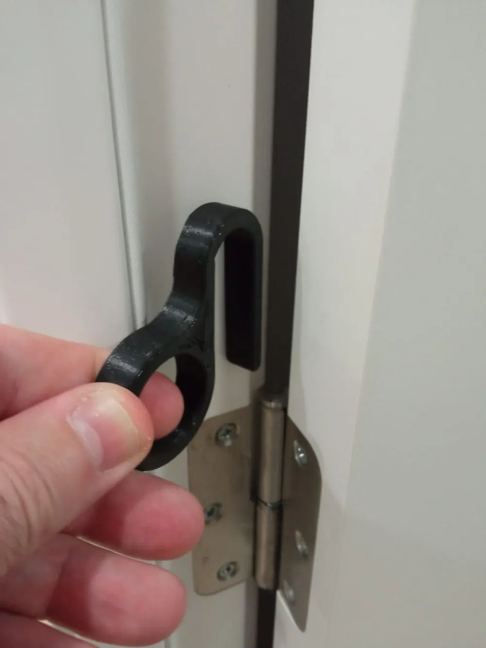 Door stop on hinge by llanterner - MakerWorld