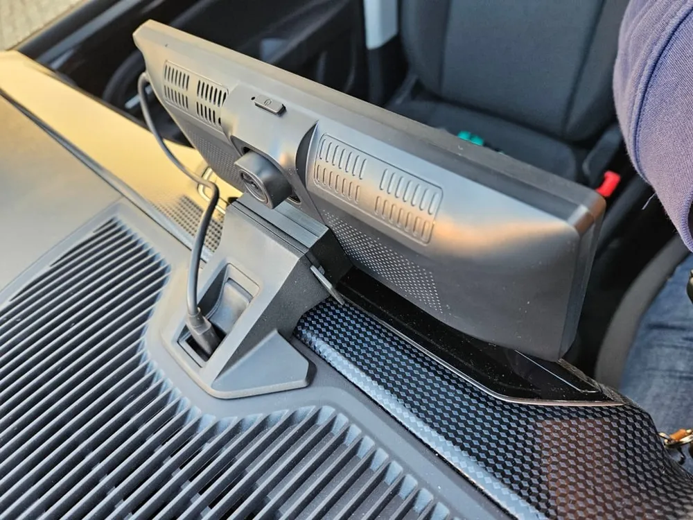 Carplay & Android Auto Display VW UP adapter plate by Enno Grensemann ...