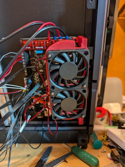 140mm Fan Shroud with vents, 2 options Remixed by JRoQ - MakerWorld