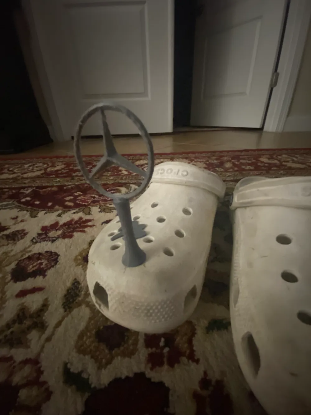 Mercedes emblem croc jibit by super render - MakerWorld