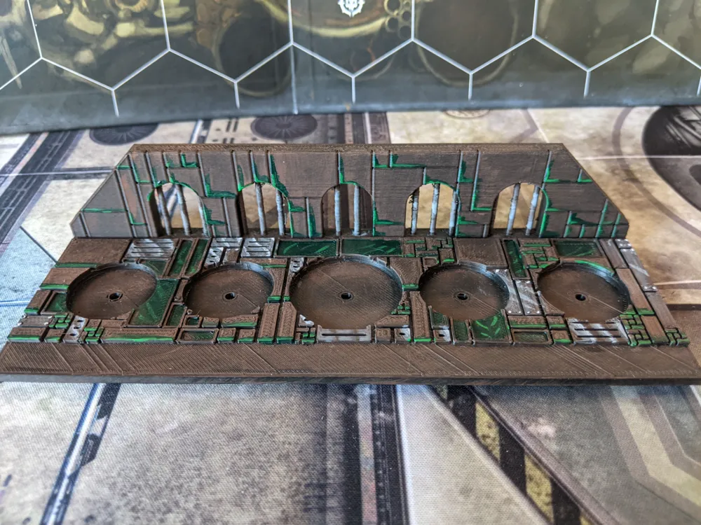 Spiteclaws Swarm Miniature Display Stand - Free 3D Print Model - MakerWorld