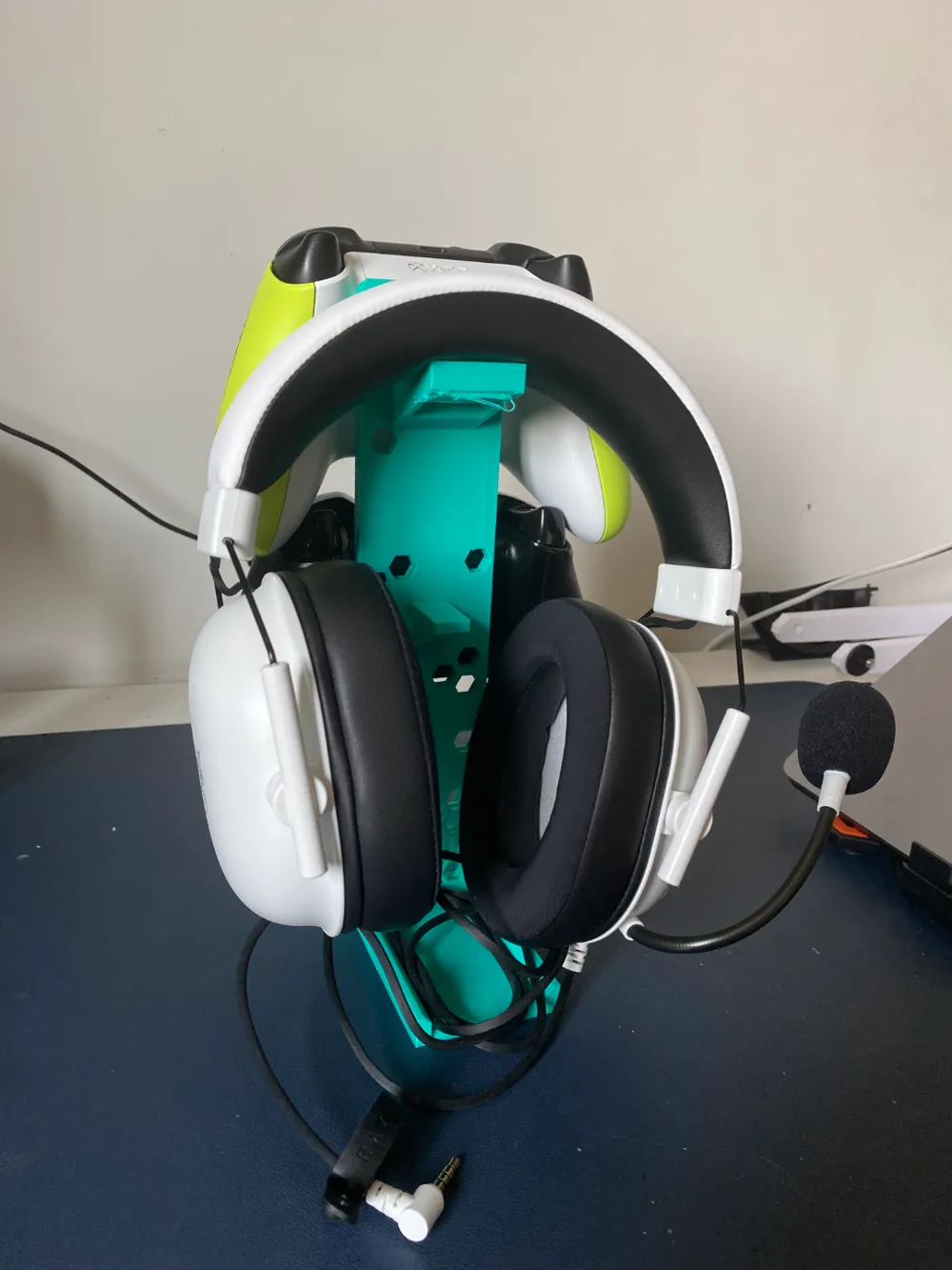 Dual Controller and Headset Stand by protoz MakerWorld: Download Free ...