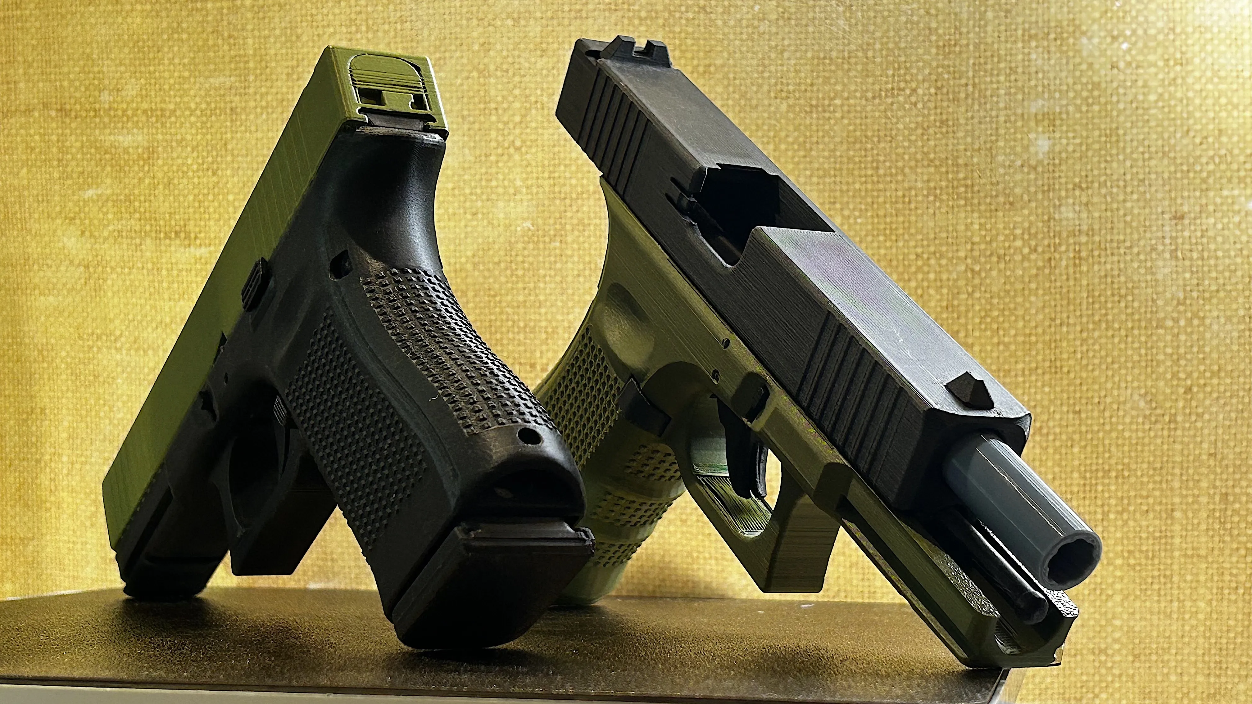 Standard props pistol, slide & barrel upgradeable - Free 3D Print Model ...