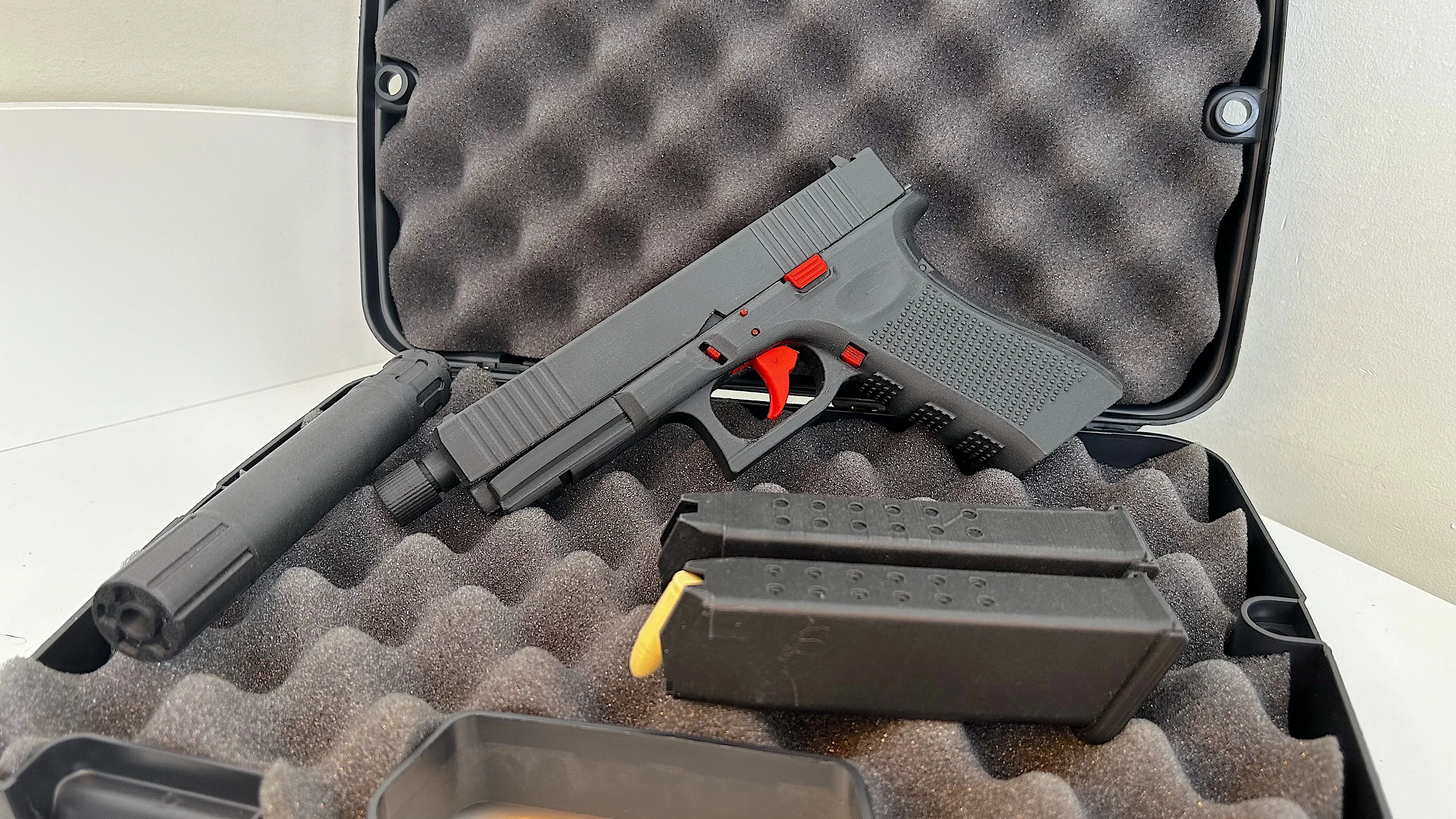 Standard props pistol, slide & barrel upgradeable - Free 3D Print Model ...