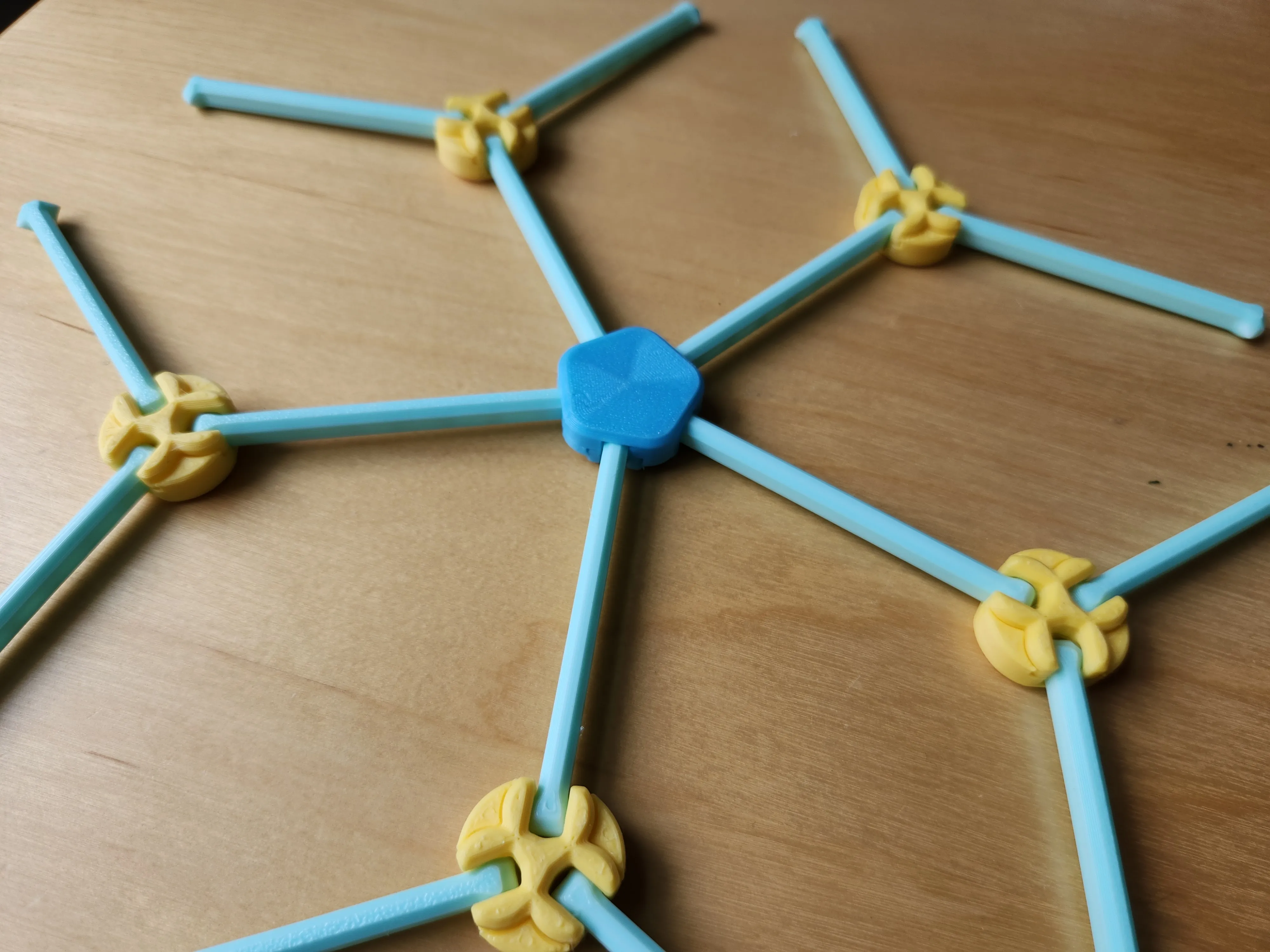 Expandable Collapsible Ball by squinnMakerWorld: Download Free 3D Models