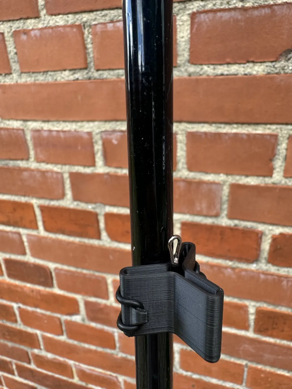 Rod-Mounted Treble hook holder by Victor - MakerWorld