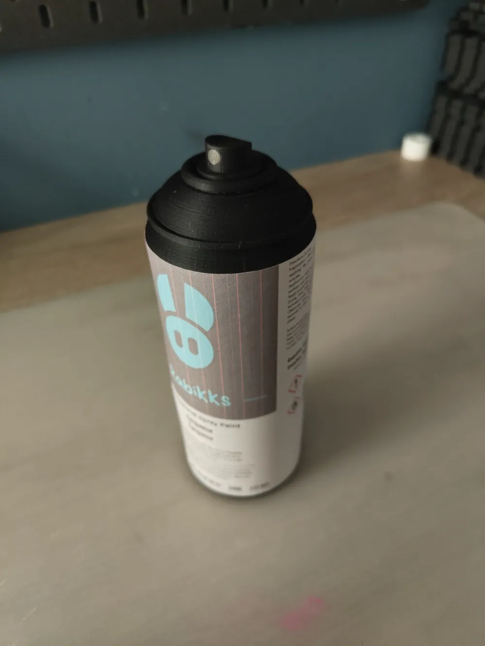 Solid Spray Can / Lata de esprai solida by Rabbiks - MakerWorld