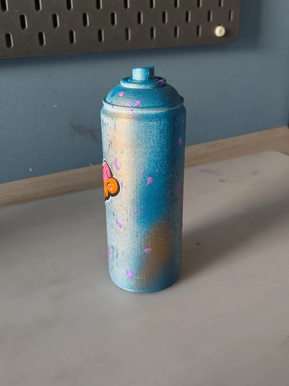 Solid Spray Can / Lata de esprai solida by Rabbiks - MakerWorld